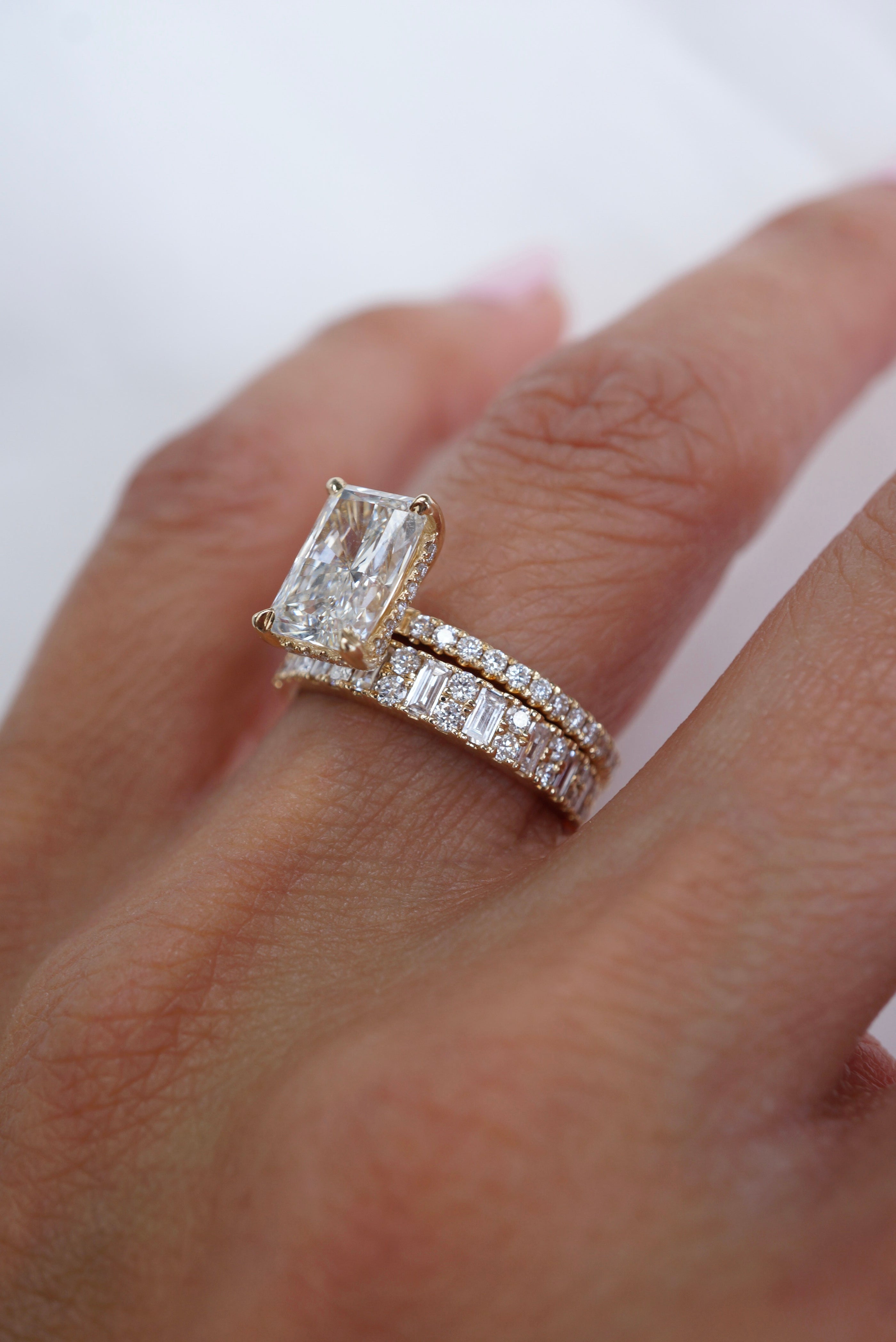 Column Diamond Band